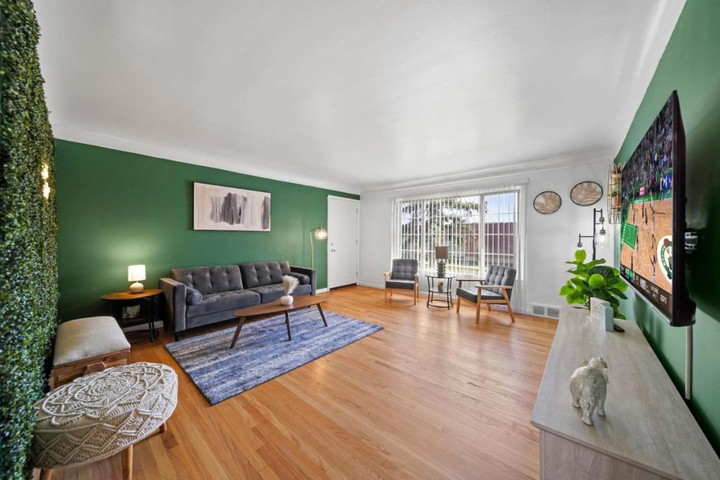 Dt Green Haven 4-bed Sanctuary In Vibrant Loco - Birmingham, MI
