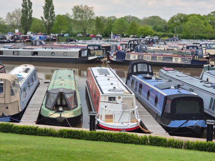 Komet Canal Boats - Cheshire