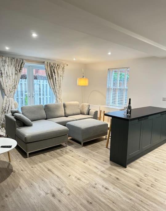 Gorgeous 2 Bed Apartment With Free Parking Near, Sefton Park, Palm House, Lark Lane, Liverpool And Everton Football Clubs - Liverpool