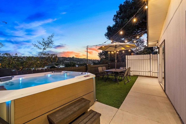 Mins To Beach W Jacuzzi Ping Pong Full Ac - Carlsbad, CA