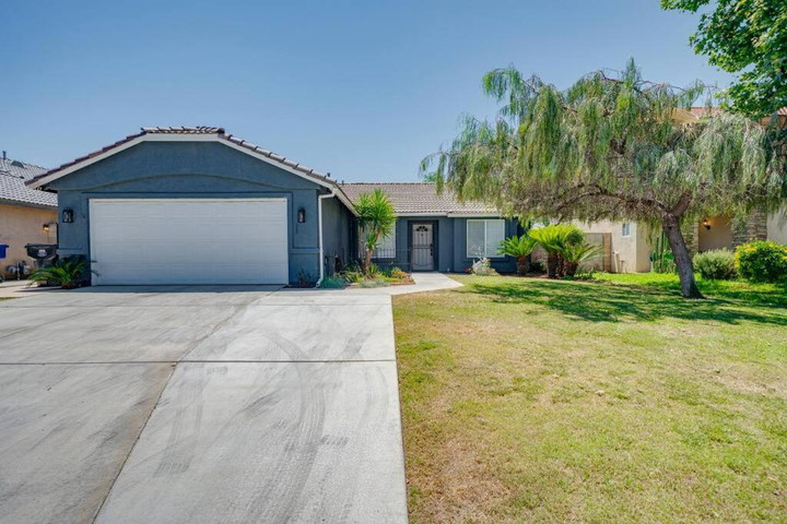 Simple Home For Work Or Travel - Bakersfield, CA