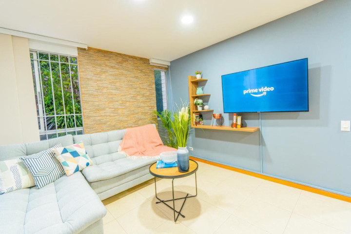 Modern Apartment Ultra Fast Internet In El Poblado - Antioquia