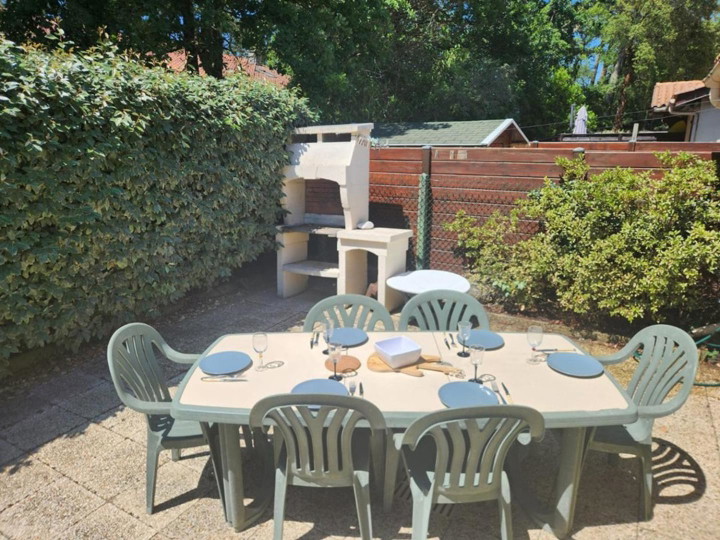 Villa Patio Proche Plage Avec Piscine Collective, Cour Aménagée Et Parking Privé - Capbreton
