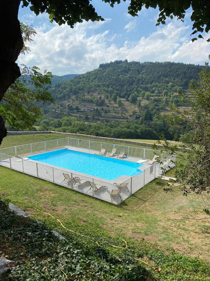 Manoir Majestueux à Satillieu Avec Piscine Privée - Ardèche