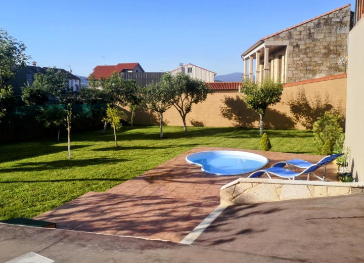 Charming House In Esteiro With Garden And Terraces - Boiro