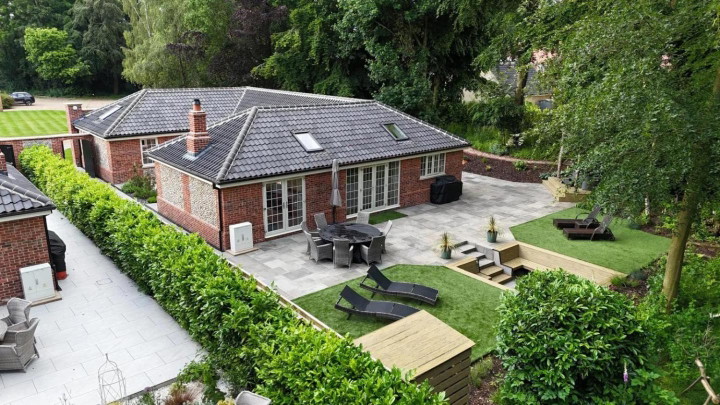 Stunning Barn With Hot Tub In The Heart Of Holt - Holt