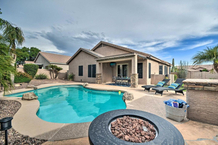 Patio & Fire Pit: Family Retreat In Cave Creek! - Phoenix, AZ