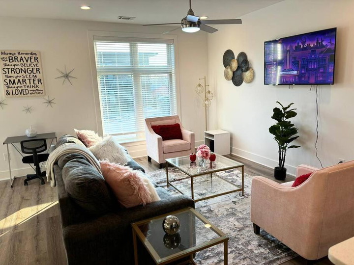 Enjoy The Saddle House With Your Furry Friends! - Greenville, SC