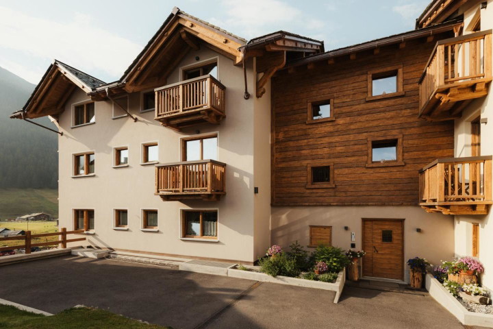 Bonvivar -- Mountain Guesthouse - Lombardy