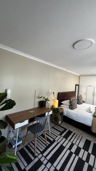 Cosy Central Apartment - By Arpa Hospitalities - Stellenbosch