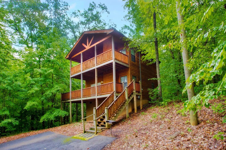 Suite Sensations, Hot Tub, Pool Table, 560 Free Tickets Each Paid Day - Pigeon Forge, TN