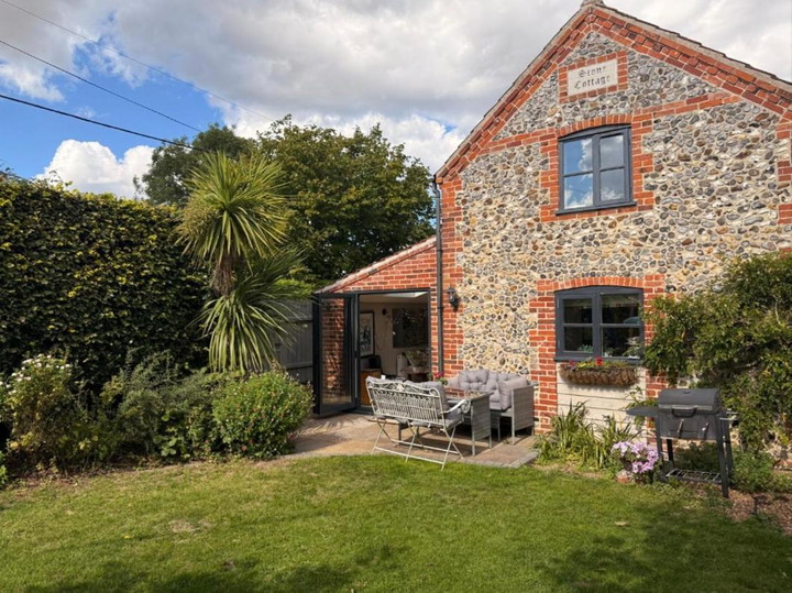 Stone Cottage Luxury Spa Cottage With Hot Tub, Pool, Log Fire - Norfolk