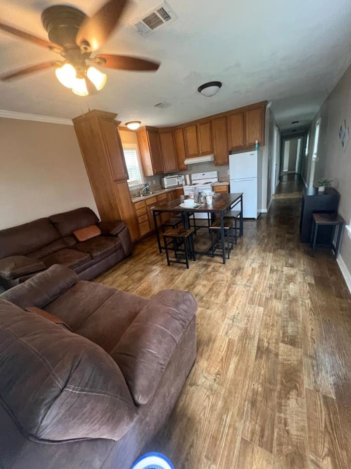 Red Leaf Cottages - Greenville, MS