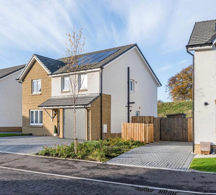 Gilded Nest-room With Detached Bath- Ideal For One- Wifi, Car Parking-shared House - Motherwell