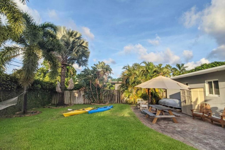 Surf House - Paddleboards - Canoes -1 Mile To Wilton Manors - Fort Lauderdale, FL