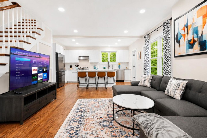 Spacious 3br Near Harvard | Free Parking - Boston, MA
