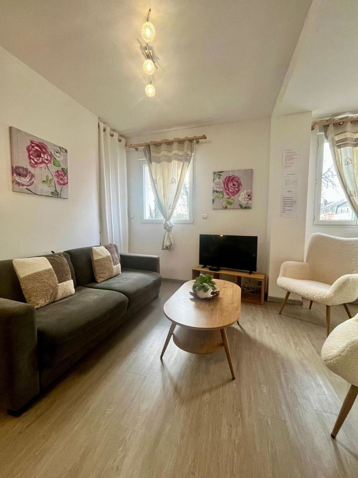 Gîte 65 M2 200 M Gare T-g-v Et Fac 400 M Centre-ville Grand Parking 250 Places Gratuit Face Au Logement - Pas-de-Calais