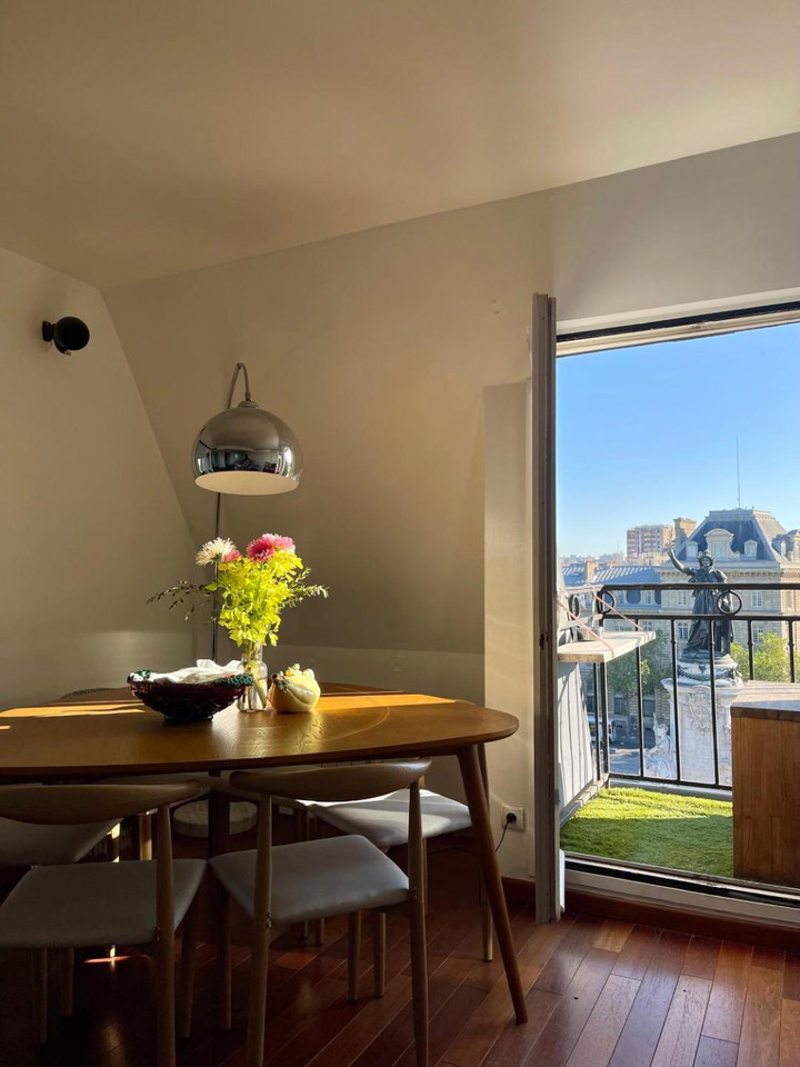 Eiffel Tower View Apartment - Gonesse