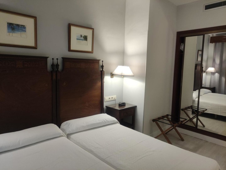 Hotel Iberia Plaza América - Casar de Cáceres