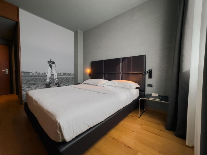Point Hotel - Mira
