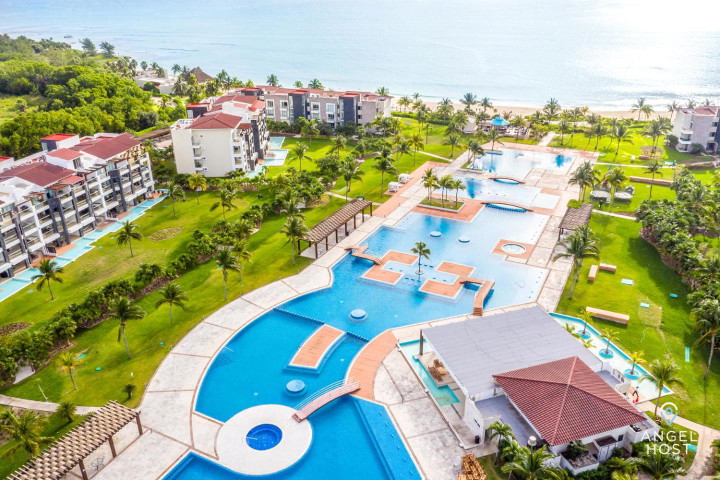 Luxury Condos At Mareazul Beachfront Complex With Resort-style Amenities - Playa del Carmen