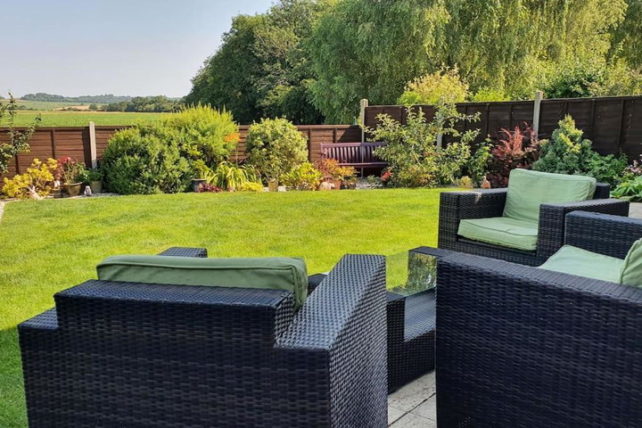Self-contained Annex With Private Entrance, Double Bed, Kitchen, Bathroom, Free Car Park - Near Cambridge, Duxford Air Museum And Addenbrooke's Hospital - Essex