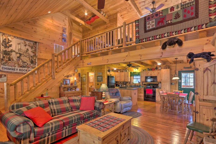 Lake Lure Log Cabin W/ Grill, Near Hiking! - Lake Lure, NC