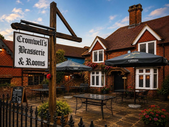 Cromwell’s Brasserie And Rooms - Shere