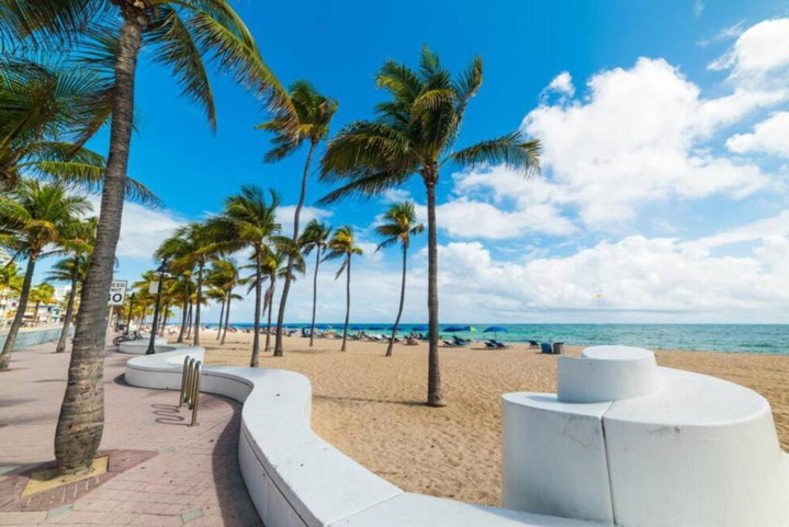 Comfy Condos At Middle River Apt 3 - Margate, FL