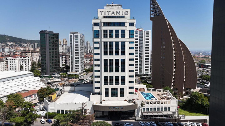 Titanic Business Kartal - İçmeler