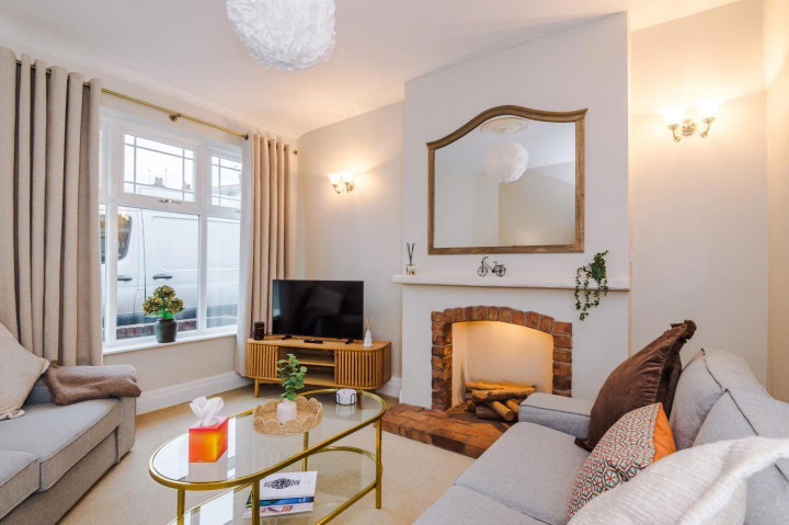 Cosy 3-bed, Sleeps 5, Free Parking, Long And Short Stays - Chester