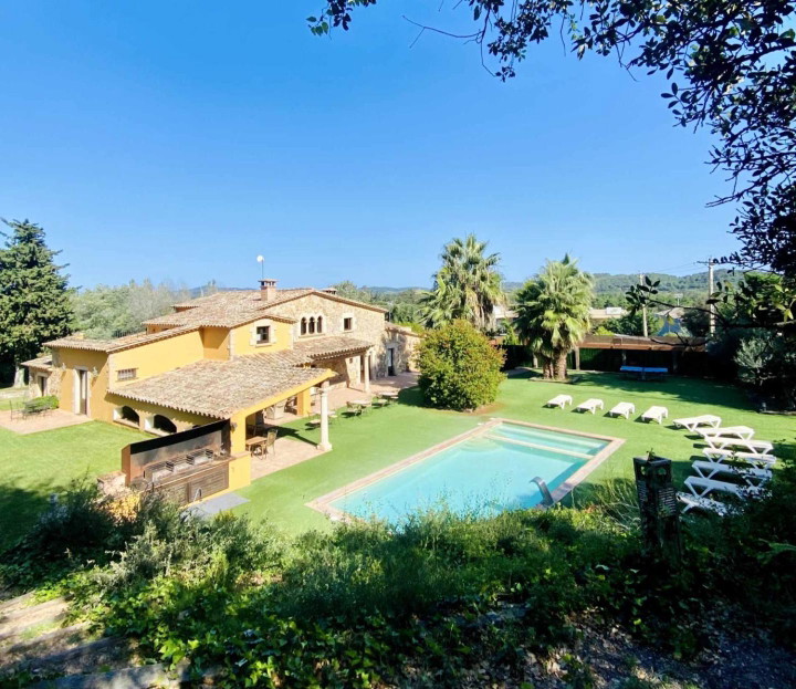Casa Mas Molines With A Pool, Hot Tub, And Barbecu - Palamós