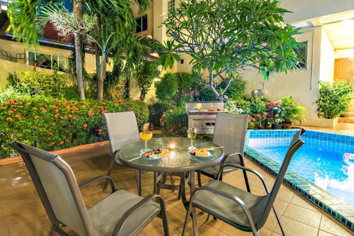 Butterfly Garden Boutique Residences By Frasier, A Lifestyle Destination Apt And Villas 1 To 3 Bedroom Units, 2 Full Bathrooms, Rain Shower, Spa Bath, Complete Kitchen, Staff 24-7,fast Fiber Optic Wifi, 55" Smart Tv's, Free Bbq, - Jomtien