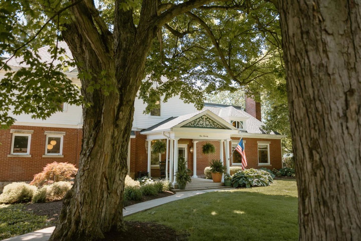 The Hatchery House Spacious Historic Getaway - Crestline, OH