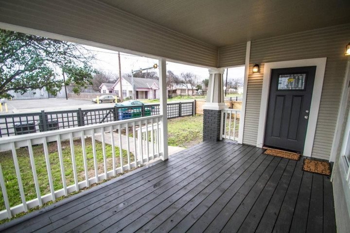 Hackberry St #A Renovated 2br/2ba Near Downtown - San Antonio, TX