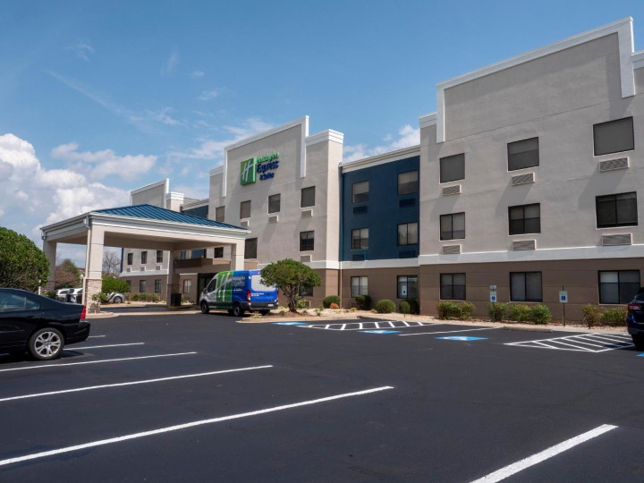 Holiday Inn Express & Suites Greenville Airport I85 By Ihg - Greer, SC