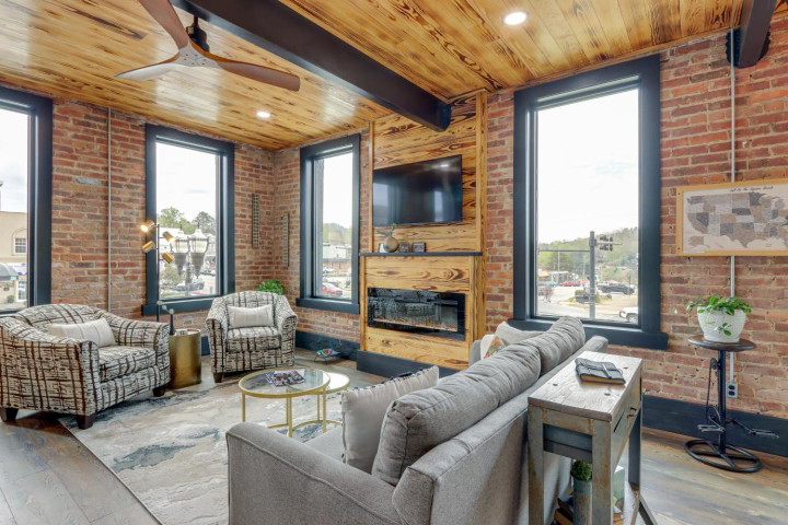 Luxurious Downtown Murphy Vacation Rental Loft! - Murphy, NC