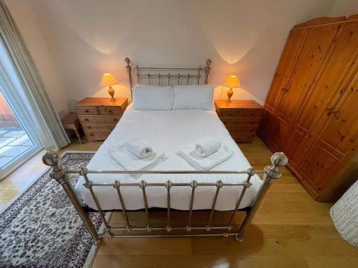 Modern Two Bed In Picturesque Madingley Village - Cambridgeshire