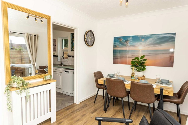 5 West -2 Bedroom House - Tenby - テンビー