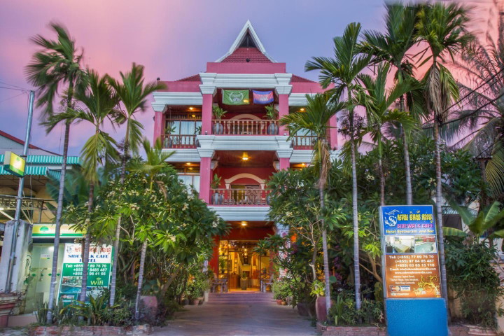 Side Walk Hotel - Cambodia