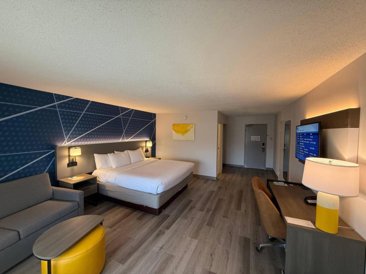 Comfort Inn & Suites Danbury-bethel - Danbury, CT