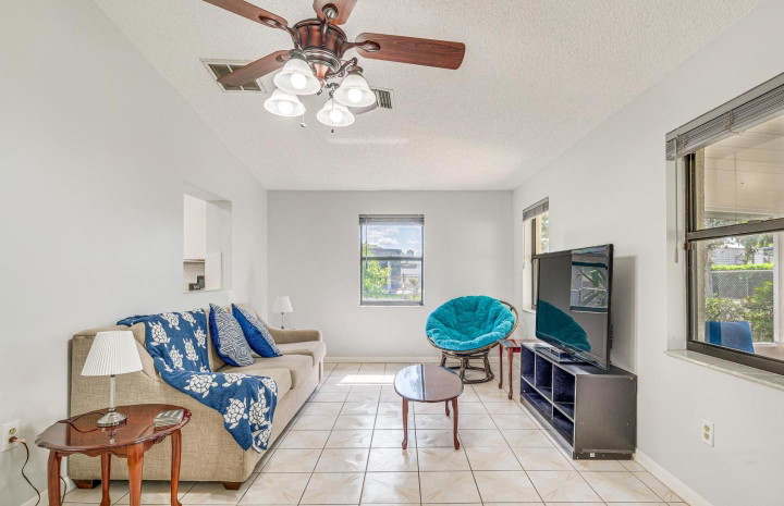Near Weeki Wachee! Spring Hill Home W/ Lanai - Spring Hill, FL