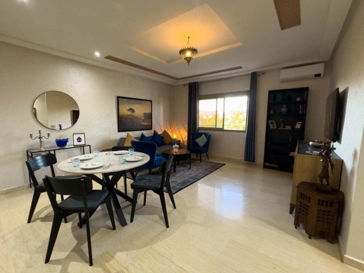 Appartement Luxueux, 2 Chambres, à 300m De La Gare De Train - Fes