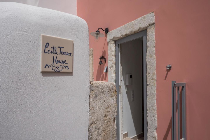 Castle Terrace Exclusive Apartment - Home By The Castle Apartment - Alfama