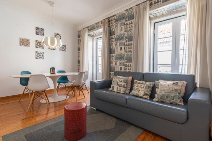 Baixa 2bdr Duplex With Balcony By Lovelystay - Odivelas