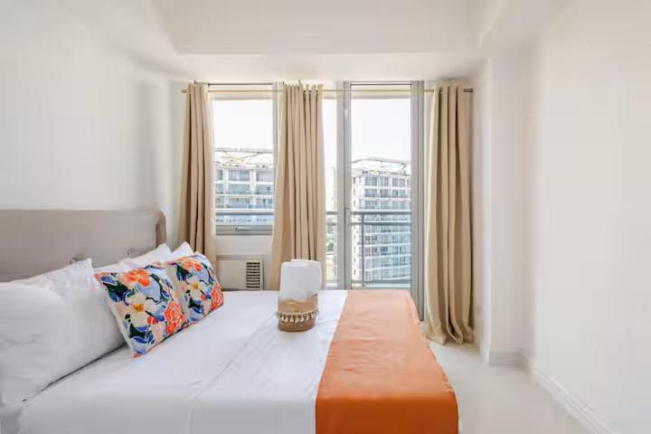 Greggy 2bhk Condominium At Azure Urban Resort Residences Paranaque - Metro Manila