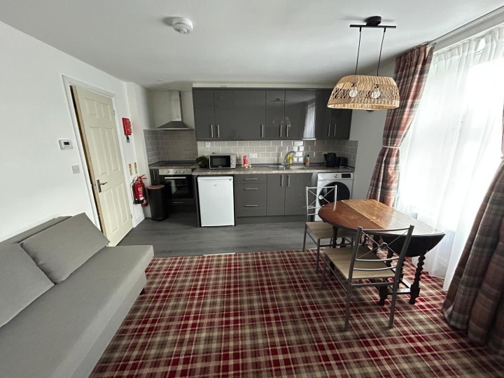 Chloes Holiday Apartments - Inverness