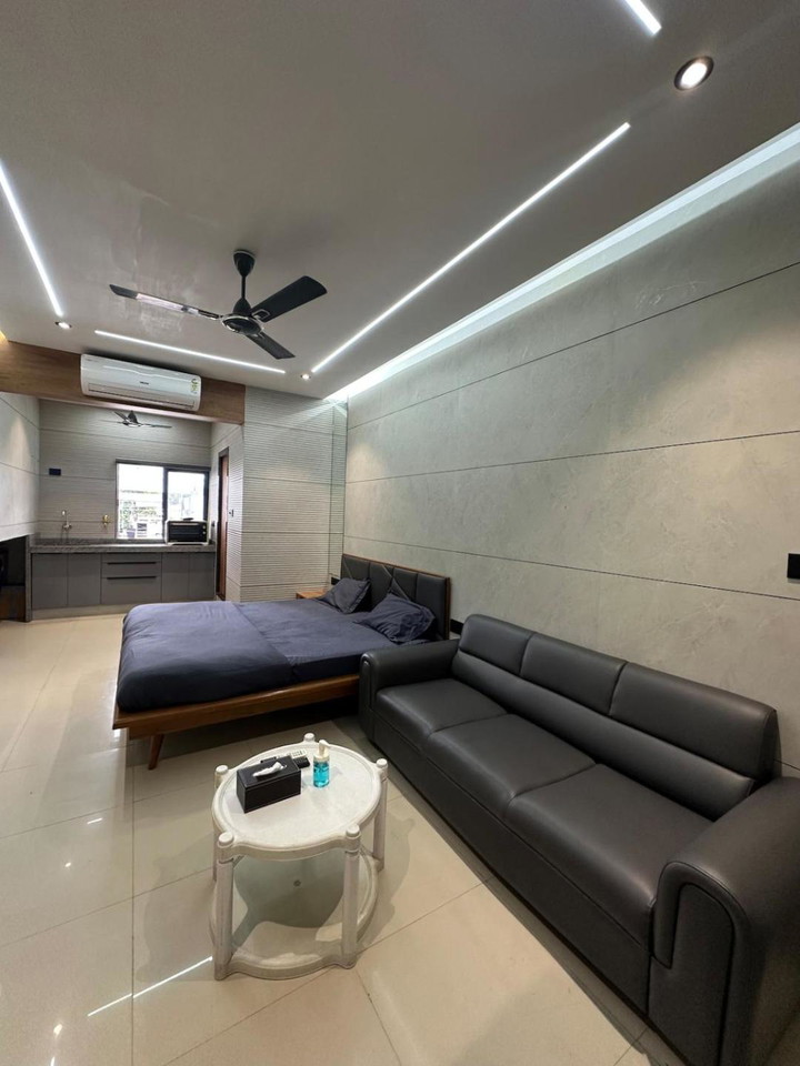 Nirrtul Boss Studio Apartment Cozy & Quite - Surat