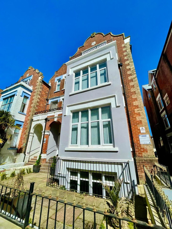 Sea Breeze Apartments - England