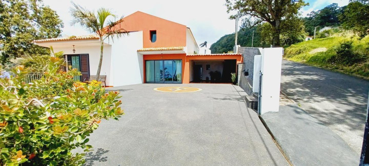 Villa Luz - Family House Vacations- Large Private Outdoor Area - Madeira